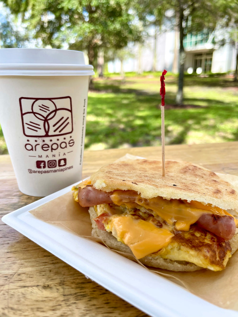 Breakfast Sandwich Arepa + Latte Combo – Arepasmania